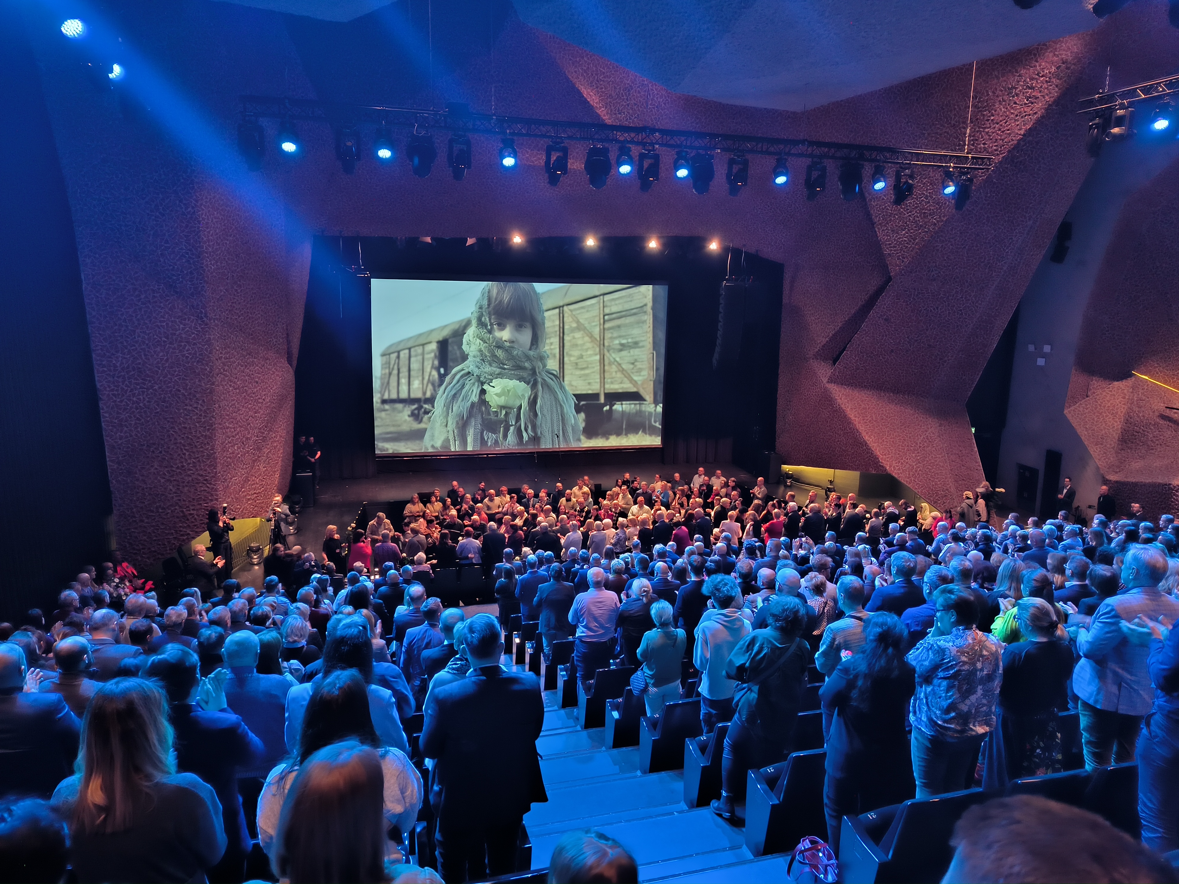 „Dzieci Szmalcówki”. Oklaski były długie i na stojąco. Potężna dawka ...
